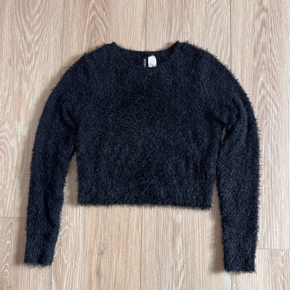 Forever 21 | Tops | Fuzzy Black Cropped Sweater | Poshmark